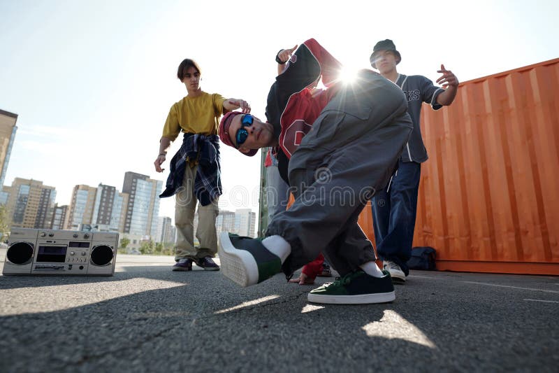 Breakdancing Group Performing Urban Setting Stock Photos - Free ...