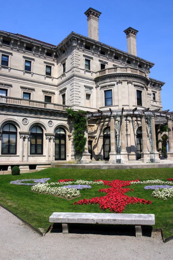 The Breakers Mansion on Ochre Point in Newport, Rhode Island Editorial ...