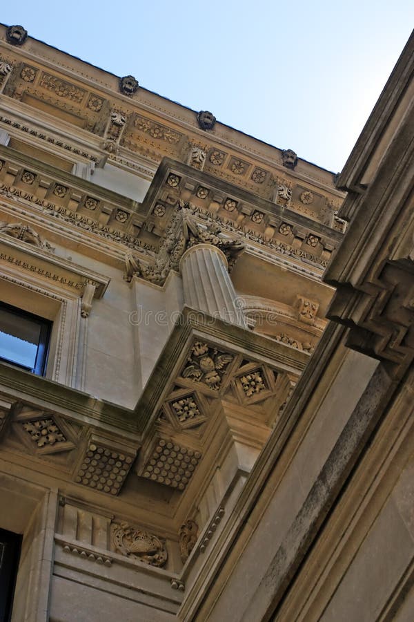 The Breakers Mansion on Ochre Point in Newport, Rhode Island Editorial ...