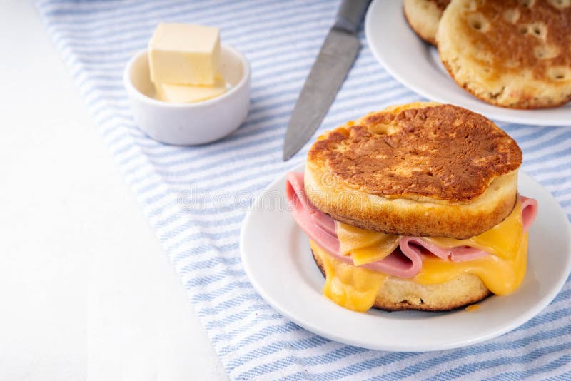 Breakfast Crumpet Sandwich, British Pancake Scones Burger with Cheese ...