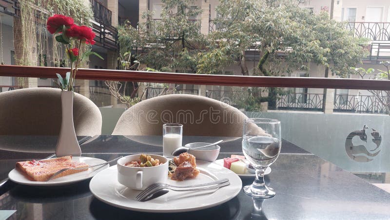 Breakfast Hotel Milk Bread Fine Dining Fruit Complete Sarapan Makan ...