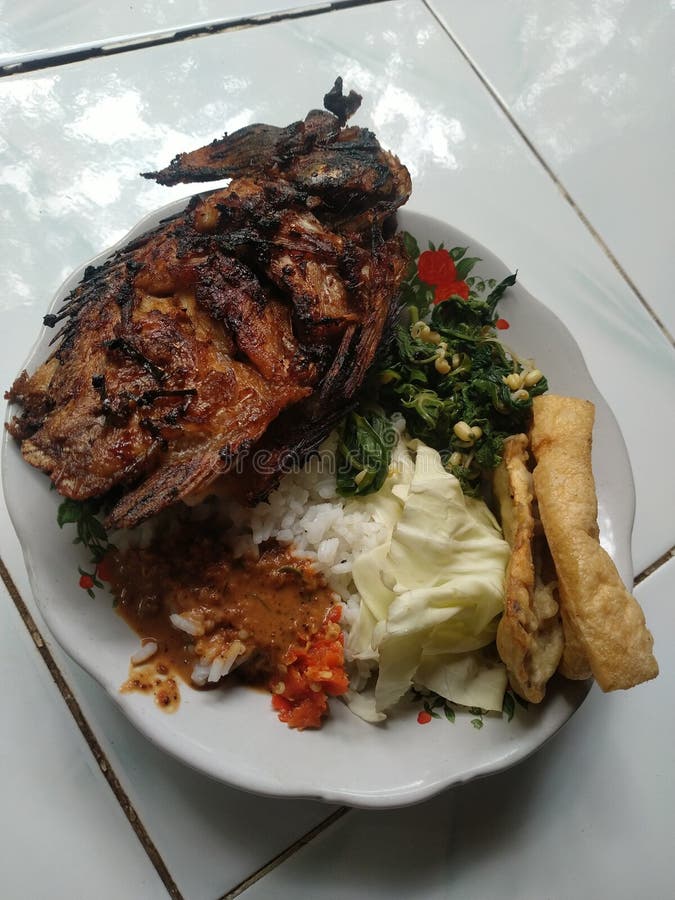 Breakfast pecel stock image. Image of breakfast, tahu - 262384153