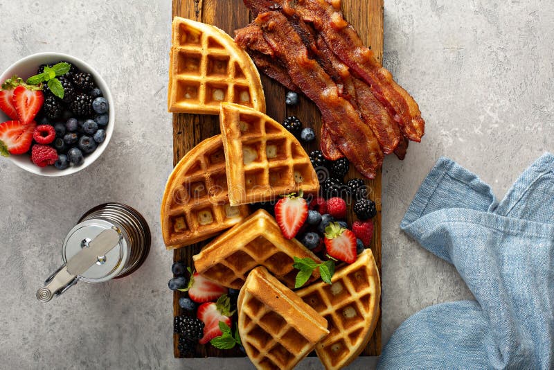 Big Breakfast Platter with Bagels, Smoked Salmon and Vegetables Stock ...