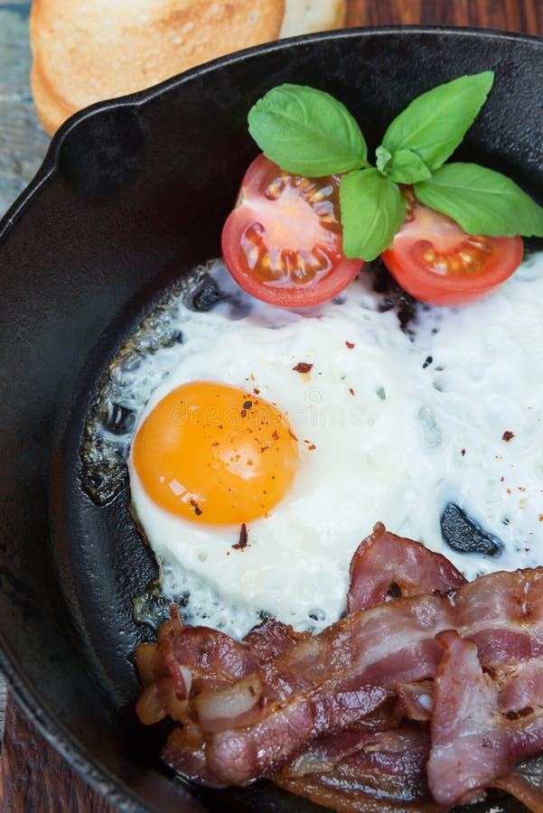 Breakfast in a Rustic Style Stock Photo - Image of frying, linen: 62314094
