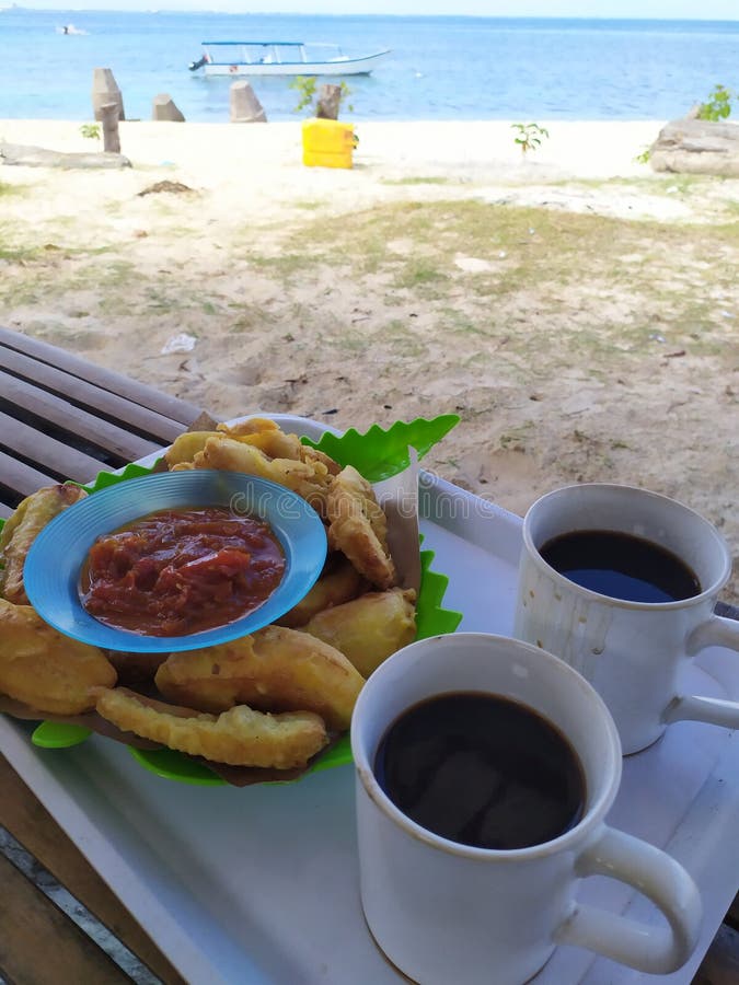 Breakfast on the beach stock photo. Image of rest, work - 45031154