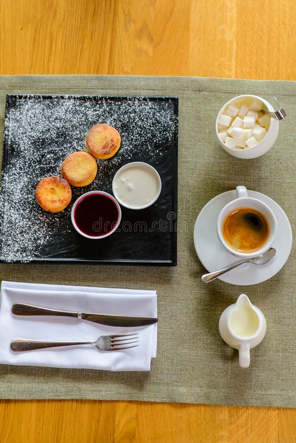 Breakfasts: Delicious Cheesecakes with Sour Cream Jam for Cafe ...