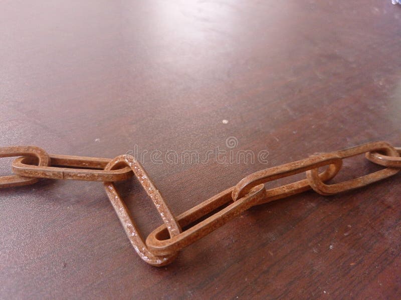 Breaking Rusty Chain Freedom Stock Photo - Image of rusty, freedom ...