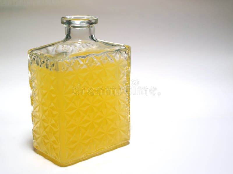 Brebaje amarillo imagen de archivo. Imagen de medicina - 335331