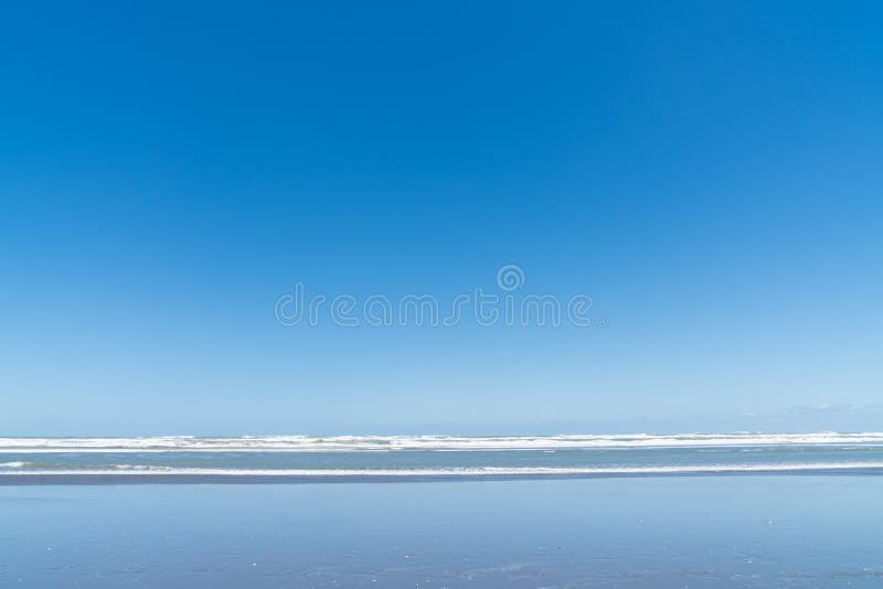 Breiter Und Langer Bild Muriwai-Strand Stockbild - Bild von warm ...