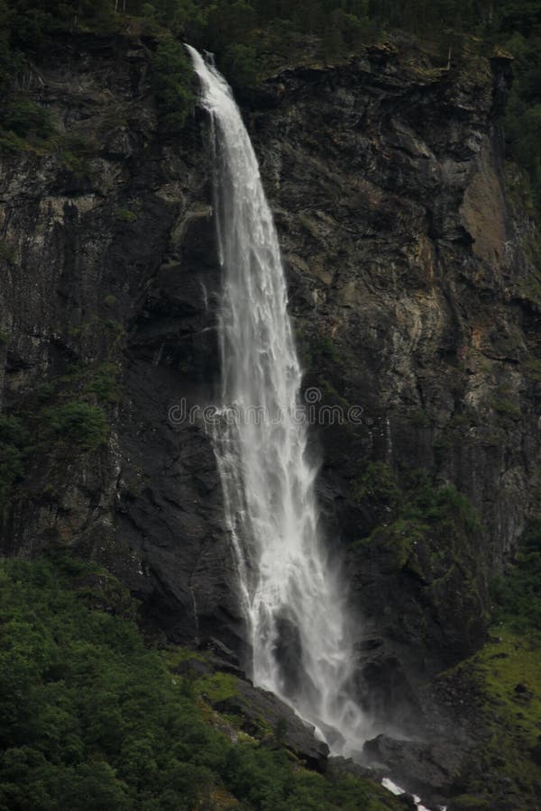 Brekkefossen stock image. Image of scandinavia, short - 98390369