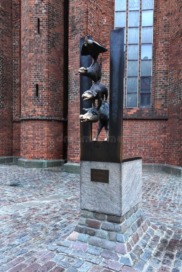 Bremen Town Musicians Monument in Old Town Riga Stock Photo - Image of ...
