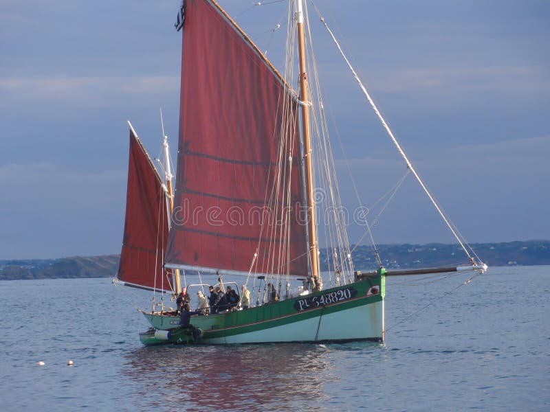 Bretonisches ` S Segelboot Bei Meeres- Bretagne - Frankreich Stockfoto ...