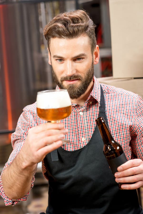 Brewer expertising beer stock image. Image of control - 83540601