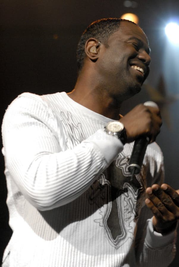Brian McNight Performing Live. Editorial Stock Image - Image of ...