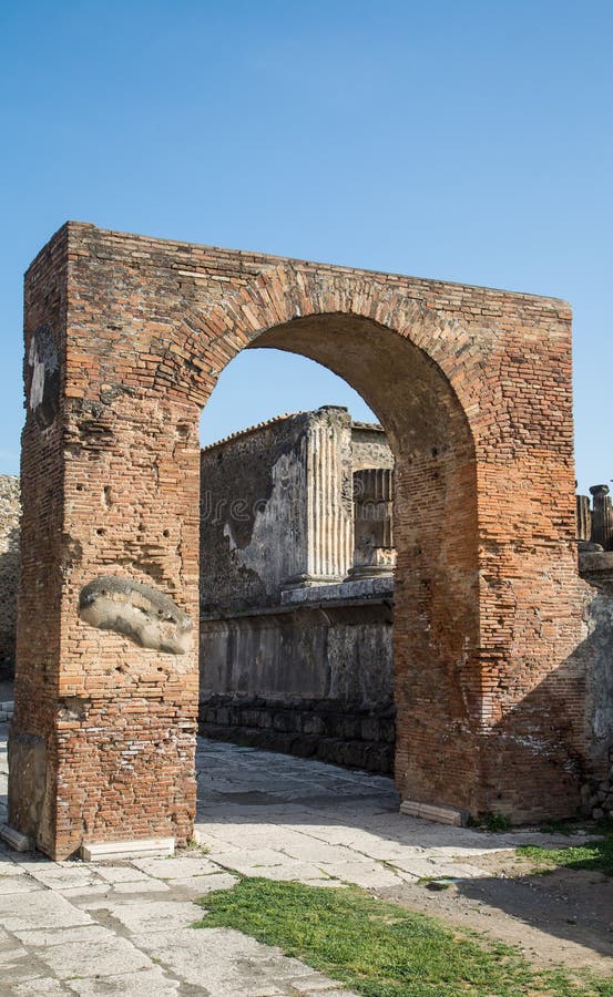 Brick Arch in Pompeii stock photo. Image of columns, landmark - 36663108
