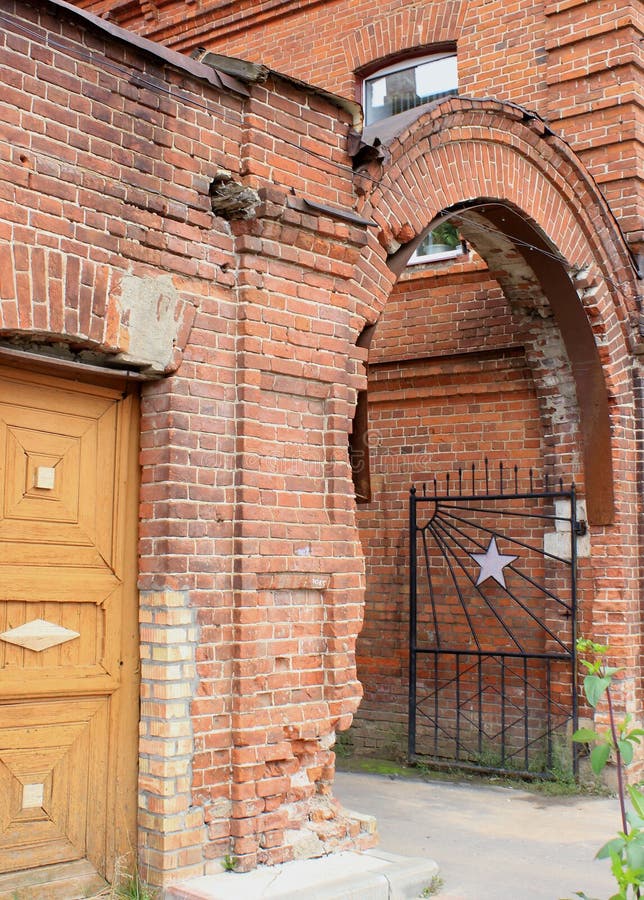 Brick arch stock image. Image of architecture, pattern - 49044319