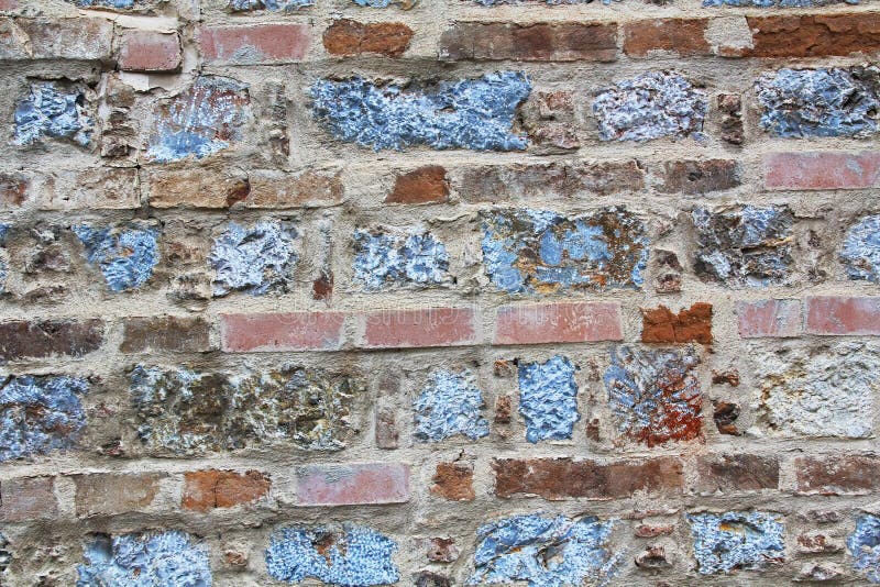 Brick Wall With Mortar Oozing From The Cracks Stock Image - Image of ...