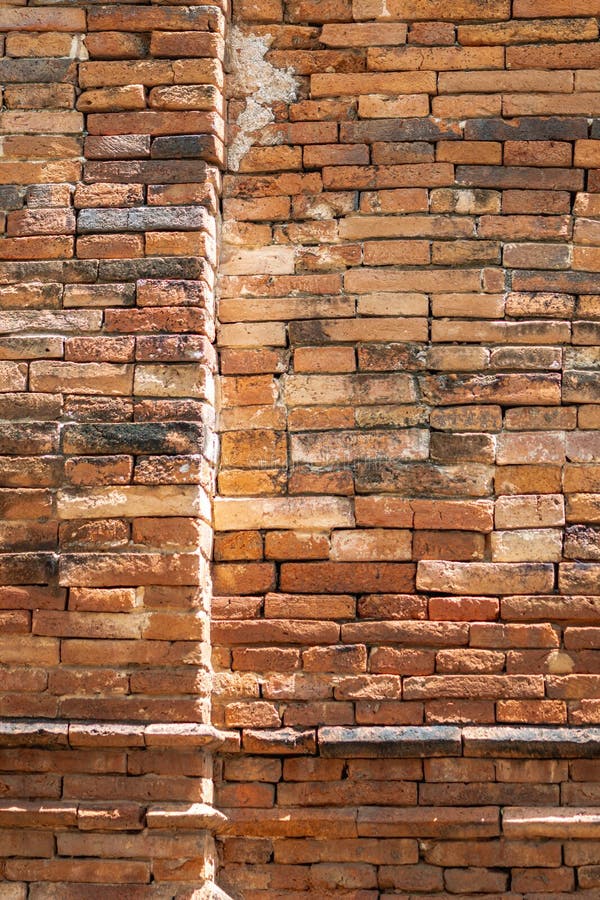The Old Brick Wall is Arranged in Alternating Layers Stock Photo ...