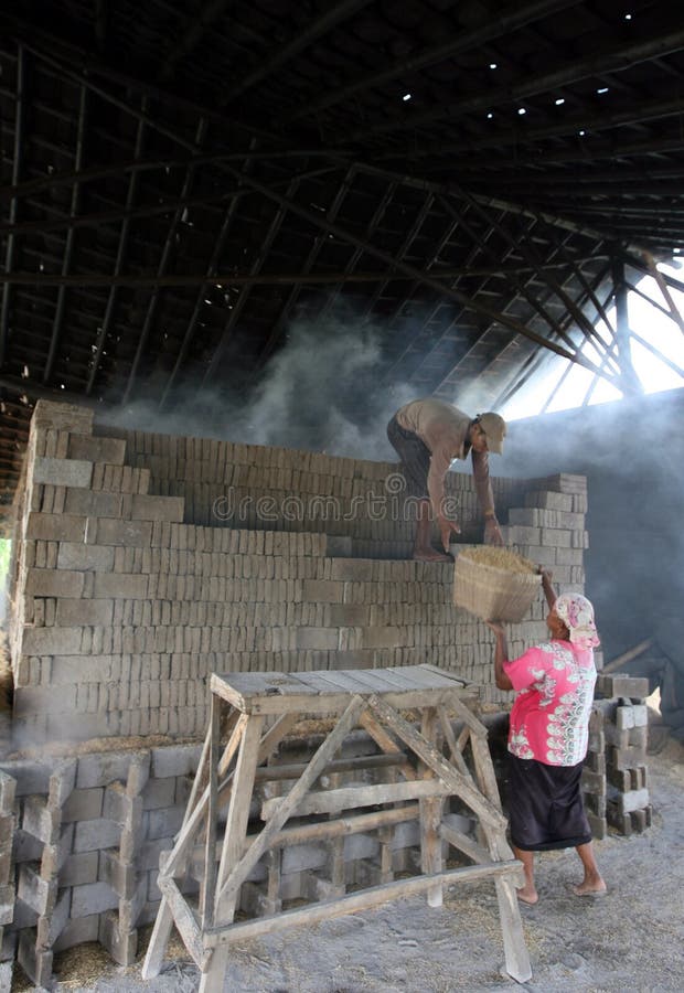 Brick editorial image. Image of land, scored, worker - 32196250