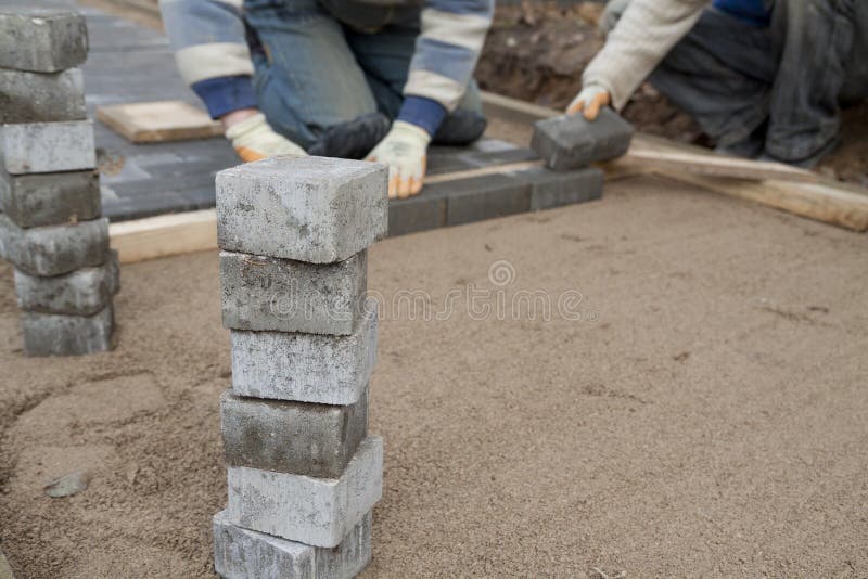 Bricklayer stock image. Image of setting, grit, action - 16707593