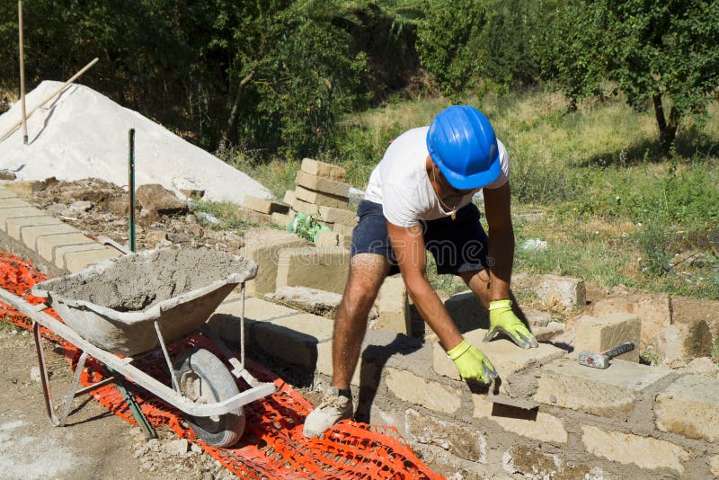 Bricklayer at Work in a Site Stock Image - Image of technology, house ...