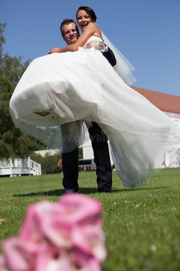 Bride and groom stock photo. Image of bouquet, flower - 33420964