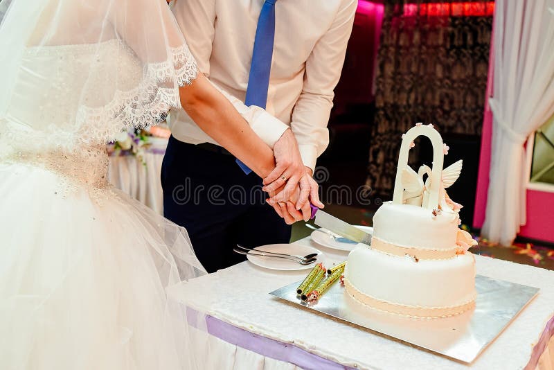 Bride and Groom Cut Wedding Cake Stock Photo - Image of delicious, food ...