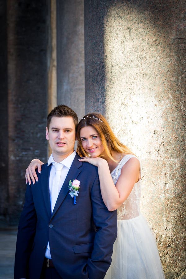 Bride and Groom Wedding Poses in Front of Pantheon, Rome, Italy Stock ...