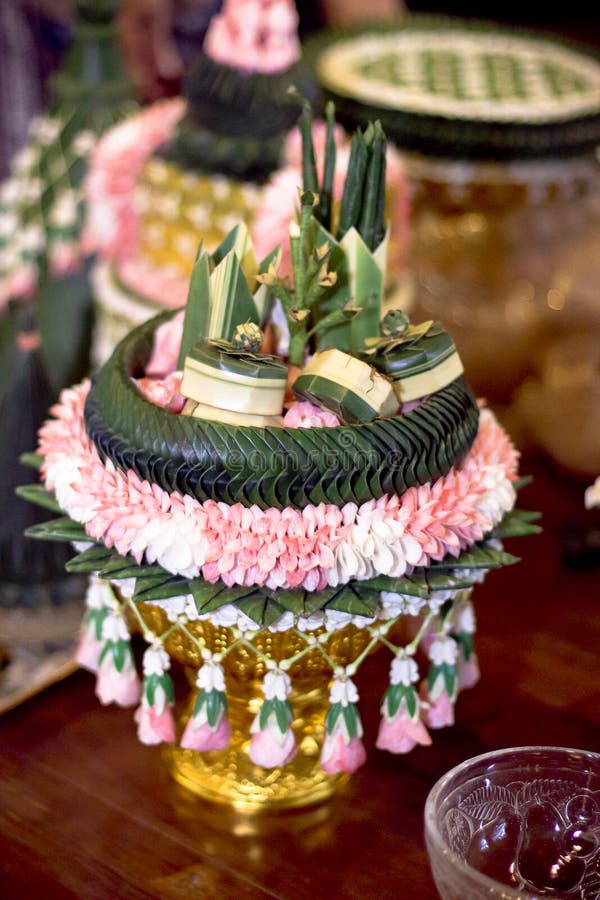 Bride Price Set in Deluxe Plate in Thai Wedding Ceremony. Traditional ...