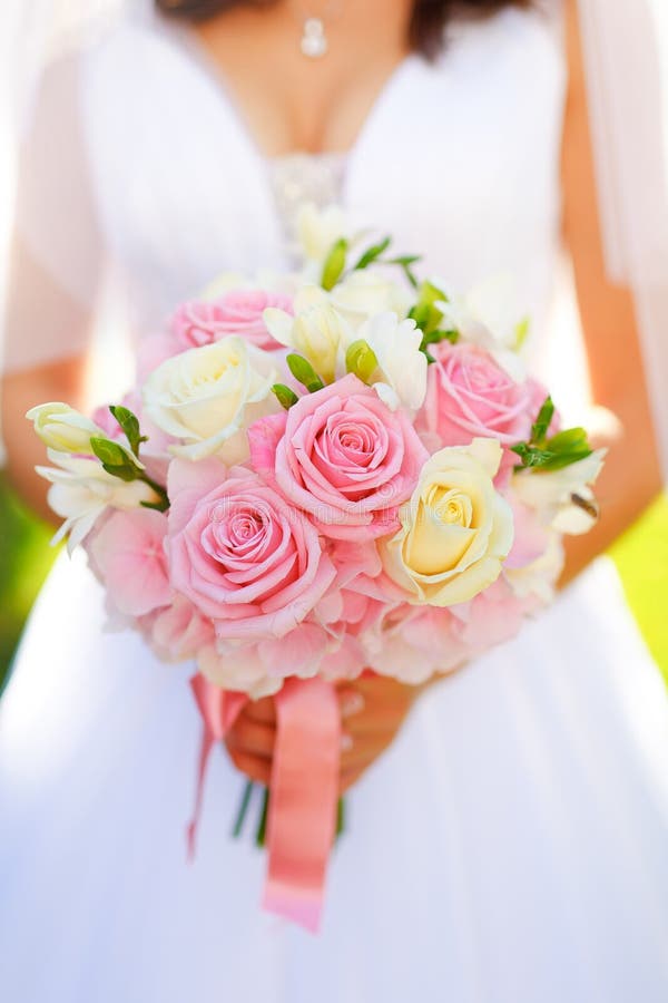 Bride with Rose Wedding Bouquet Stock Image - Image of happy, marriage ...