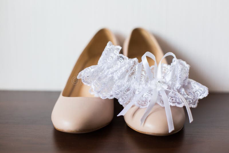 Bride`s Wedding Shoes and Garter. Stock Photo - Image of luxury, lovely ...