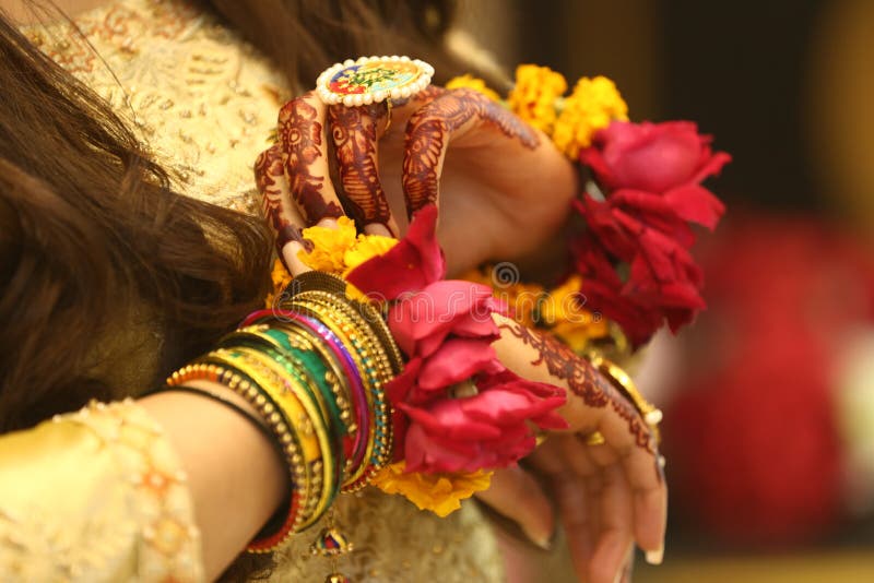 Bride Setting Gujra in Her Hands Stock Image - Image of woman, temple ...