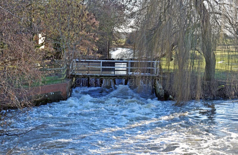 A Bride of the Waterfall into the River Stour in Wye Kent Stock Image ...