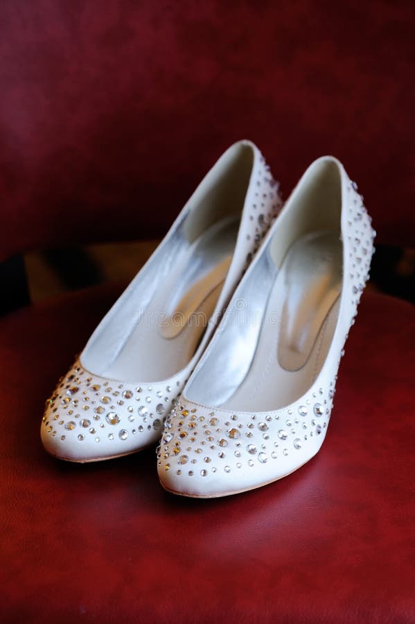 Brides bling shoes stock image. Image of jewels, detail - 27223747