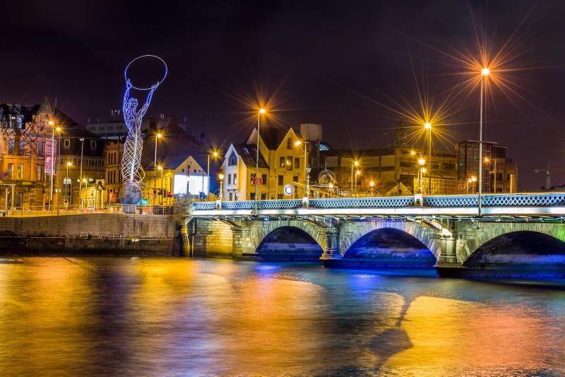 Belfast bridge editorial stock image. Image of shutter - 111840344