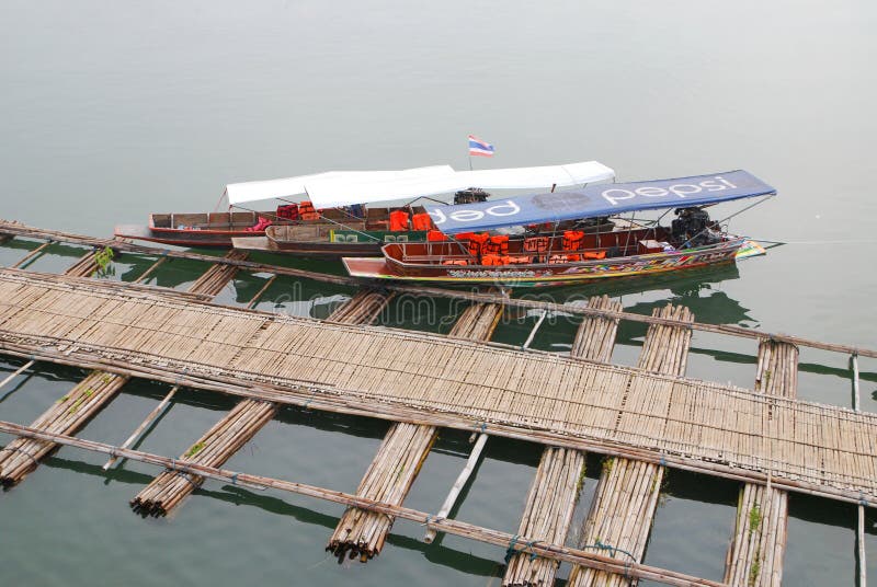 Bridge and boat editorial stock image. Image of light - 37633209