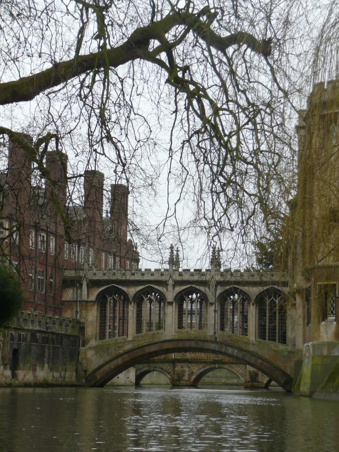 Bridge in Cambridge England Stock Image - Image of bridge, scene: 52434509