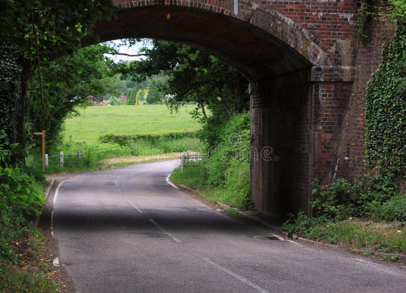Bridge Country English Lane Railway 库存照片 - 图片 包括有 不列塔尼的, 结构树: 14722760
