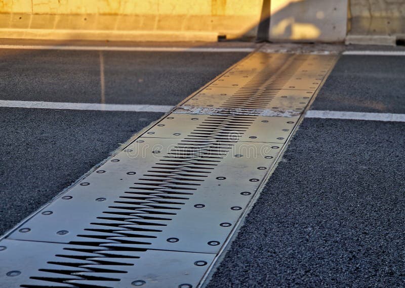 Bridge Expansion Joints are Designed To Allow for Continuous Traffic ...