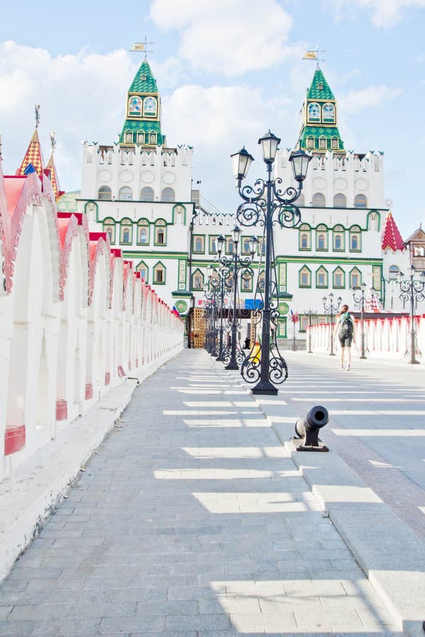 Bridge Leading To an Ancient Castle Editorial Stock Image - Image of ...