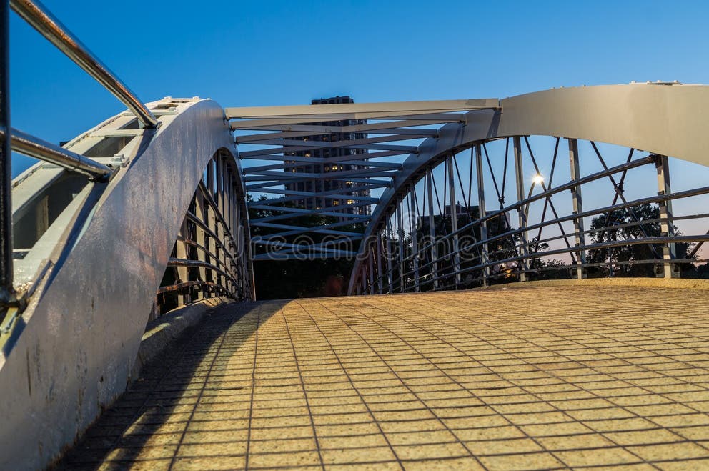 Bridge stock photo. Image of bridge, span, walkway, arch - 32779546