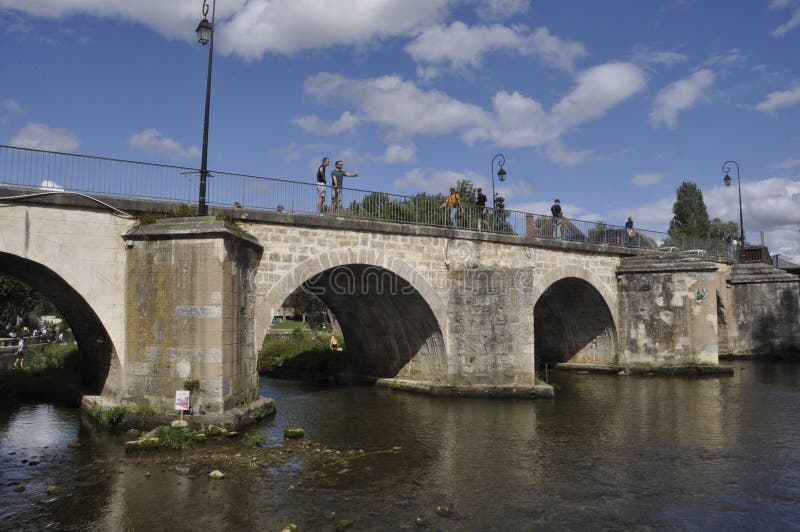 Bridge of Moret-sur-Loing editorial image. Image of loing - 335709215