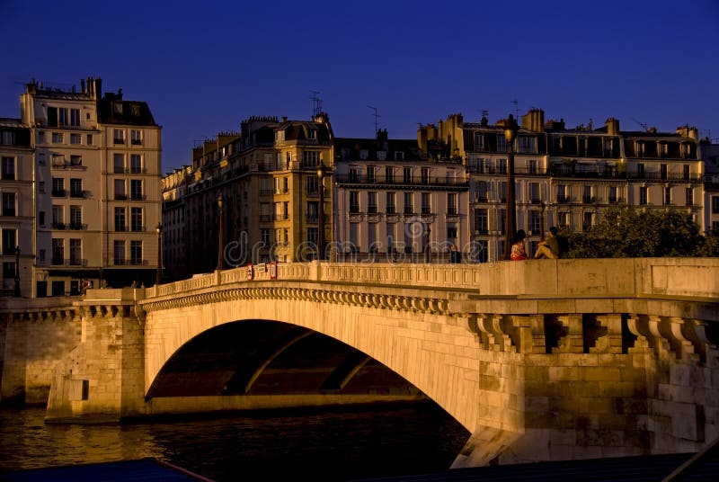 Bridge Over Seine at Sunset Stock Image - Image of french, urban: 3055221