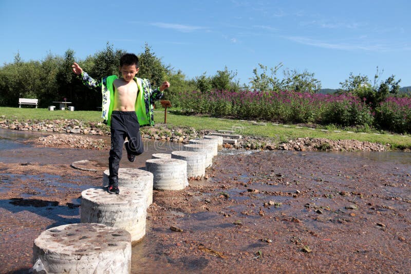 Cobweb Bridge Over the River Don in Sheffield England Editorial Image ...