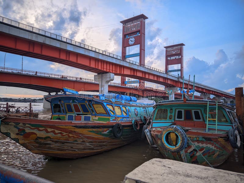 Bridge and ship editorial photo. Image of skyporn, bridge - 263597001