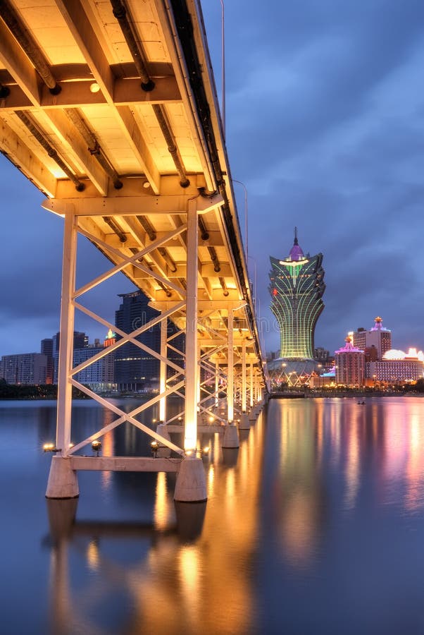 Bridge and skyscraper stock photo. Image of heaven, exterior - 14290292