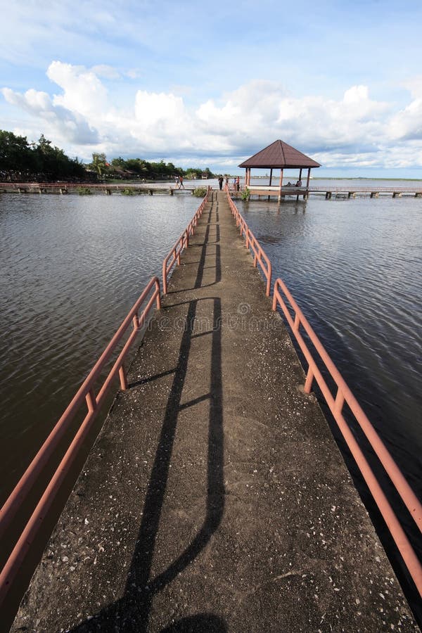 Bridge to Lake stock photo. Image of nature, peaceful - 24937164