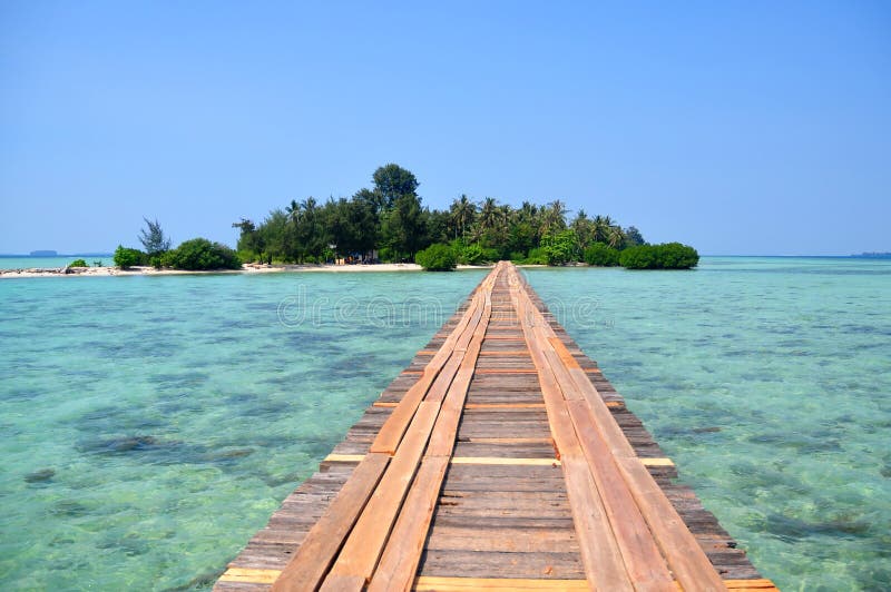 Bridge to Tropical Island stock photo. Image of tropic - 21832640
