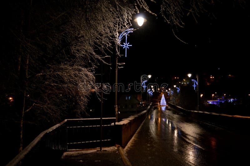 Bridge in winter stock image. Image of color, tree, light - 108739675