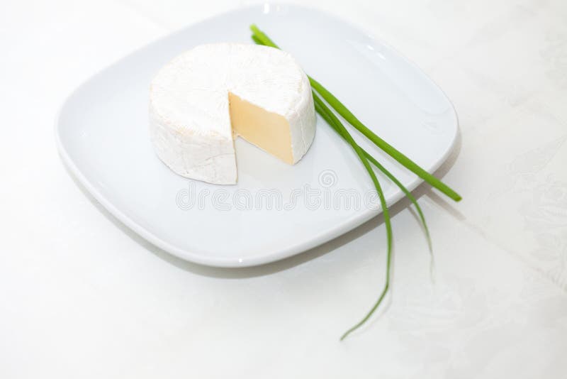 Brie del formaggio fotografia stock. Immagine di latteria - 49877382